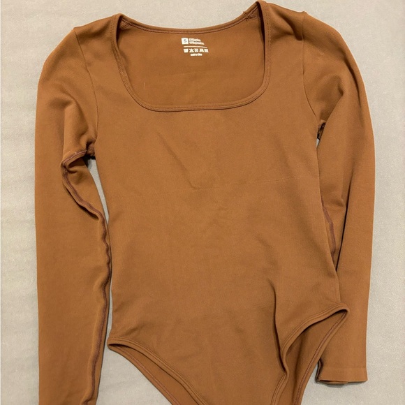Tops | Flattering Brown Bodysuit | Poshmark